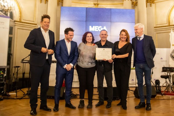 La radio Mega 98.3 fue distinguida en la Legislatura porteña - Nueva Ciudad