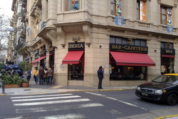 El Bar Iberia festejó sus 80 años - Nueva Ciudad