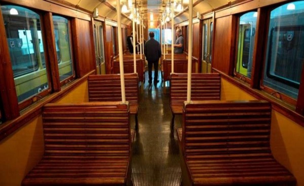 Vuelven a usarse los antiguos vagones de madera de la línea A de subte ...
