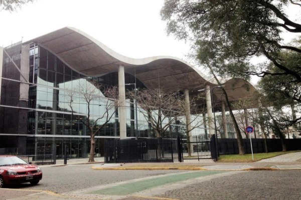 El Gobierno porteño comprará el edificio de Parque Patricios - Nueva Ciudad