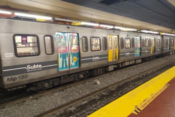 En la Línea E de subte circula la primera formación Alstom - Nueva Ciudad