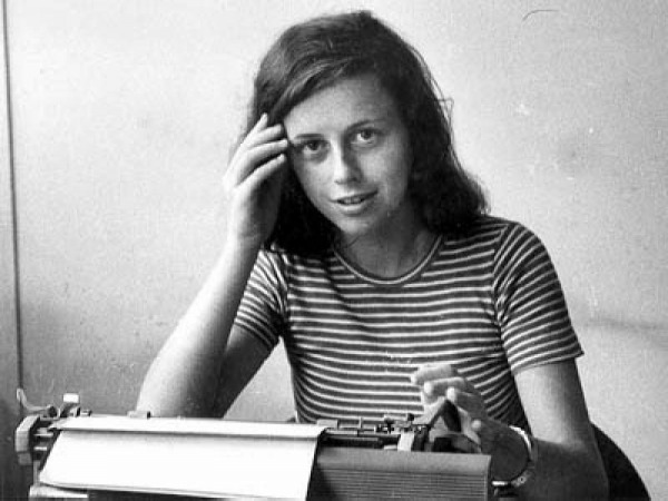 Se colocará una baldosa en homenaje a Laura Feldman en Villa Crespo ...