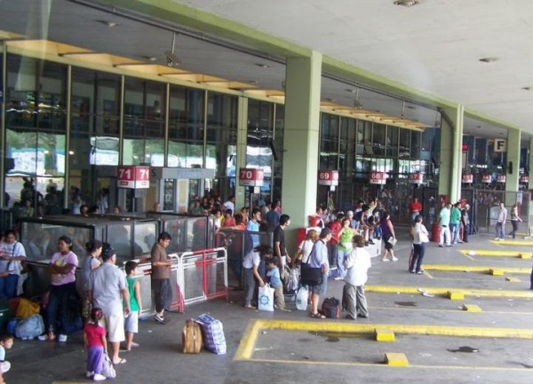 Aumentan las denuncias por robos de valijas en la terminal de Retiro ...